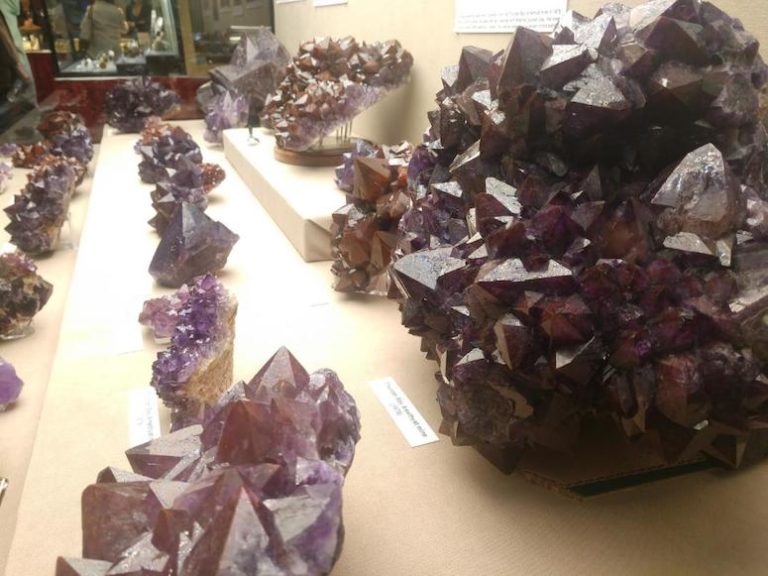 Amethyst Mining in Thunder Bay, Ontario, Canada - RareGoldNuggets.com